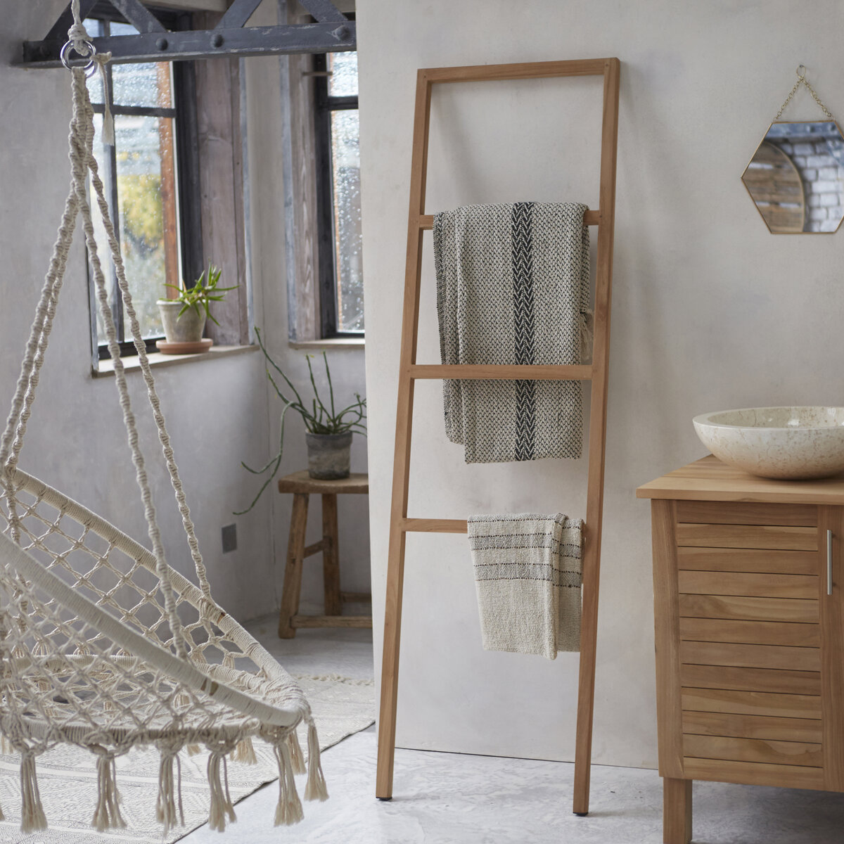 Solid teak Towel rack - Bathroom / Towel Rail - Tikamoon