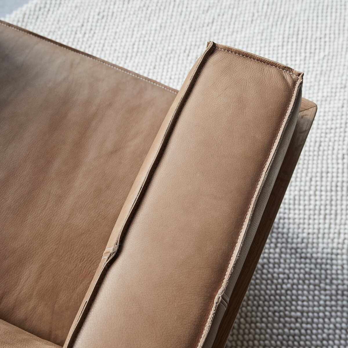 Poltrona in pelle marrone e quercia - poltrone soggiorno - Tikamoon