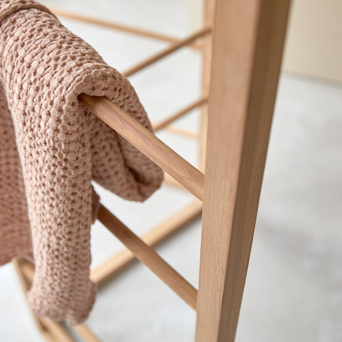 175 cm teak linen rack, Bathroom accessory, Tikamoon