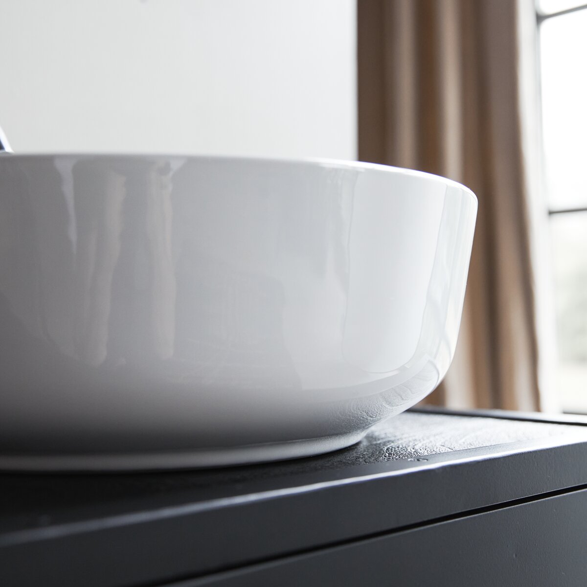 Round ceramic counter-top basin - Bathroom furniture - Tikamoon