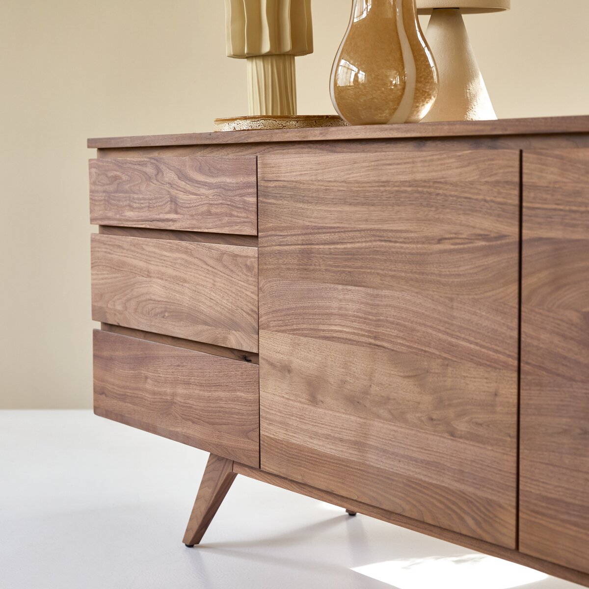 Buffet en bois de noyer 180 cm - Rangements pour le séjour - Tikamoon