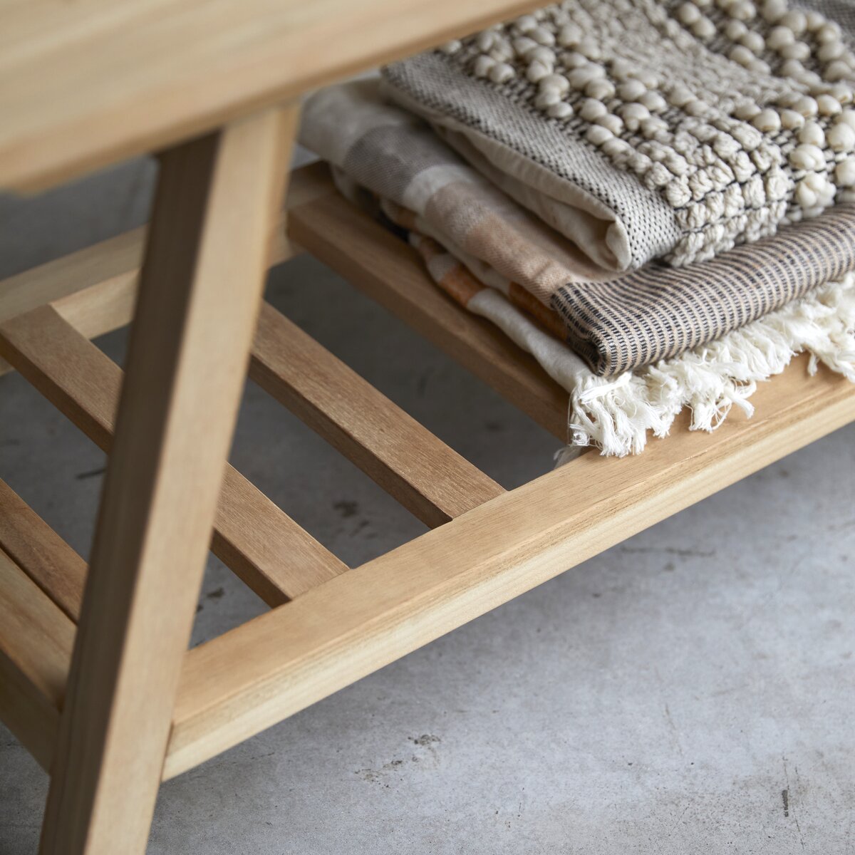 Teak low console table 110 - Wood furniture for the living room - Tikamoon