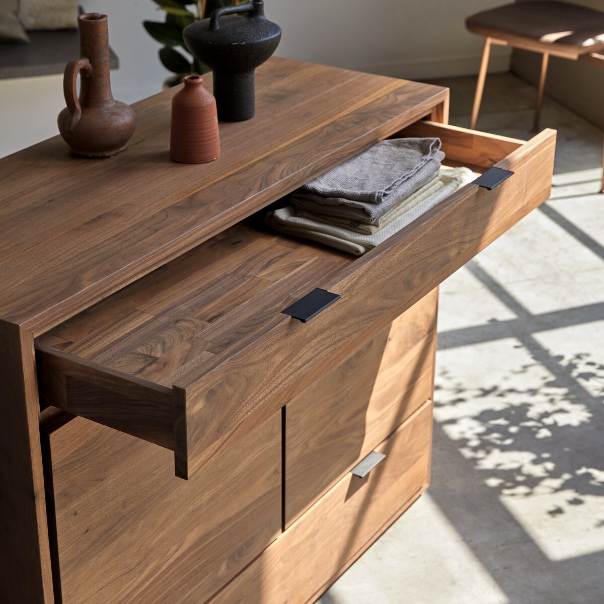Solid walnut sideboard 120 cm - Dining room storage - Tikamoon