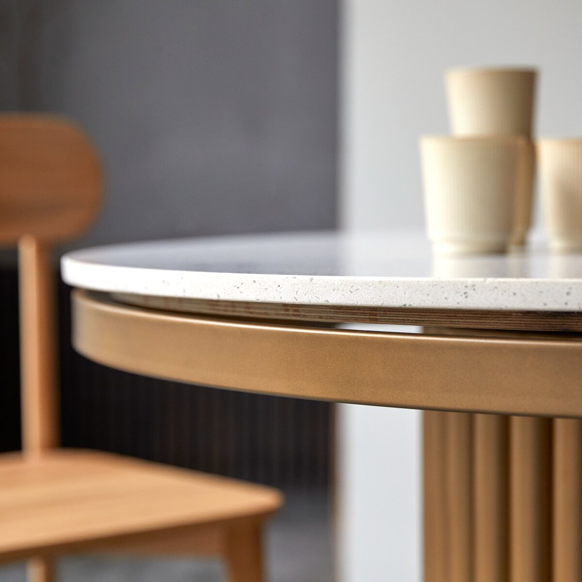 Isaure Ronde tafel van metaal en terrazzo voor 4/6 personen ...