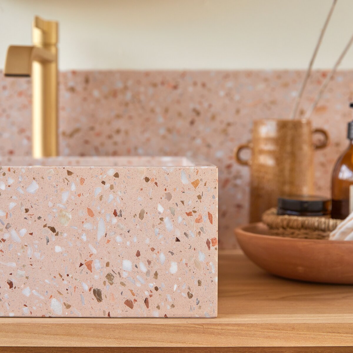 Premium pink terrazzo basin 40 cm - Bathroom accessories - Tikamoon