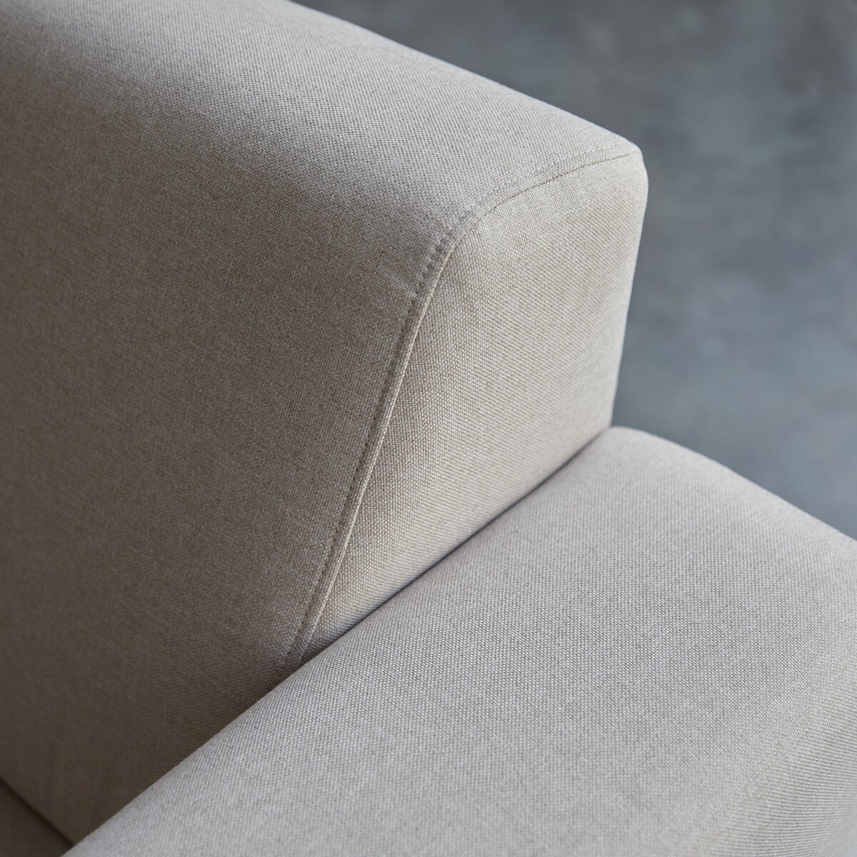 Vijfzitsbank links van stof en metaal 185 cm Lars- Banken voor de ...