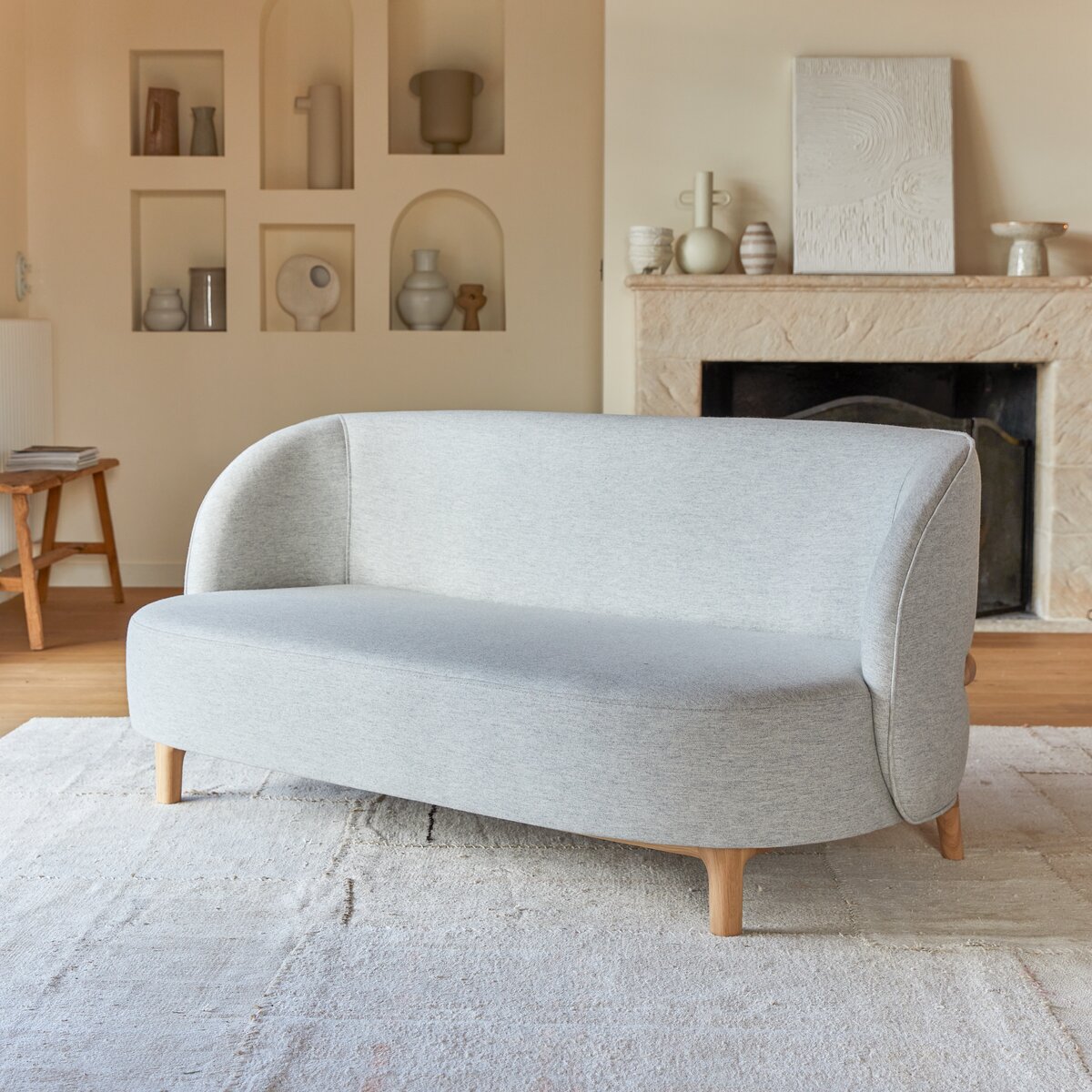 Canapé 2 places en chêne et tissu gris- Fauteuil de salon - Tikamoon