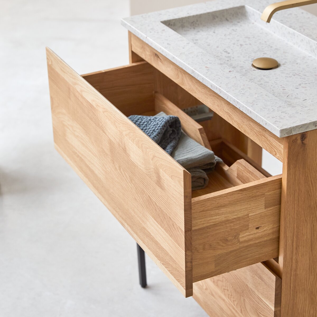 Vanity unit in solid oak and moon premium terrazzo 80 cm Nova ...