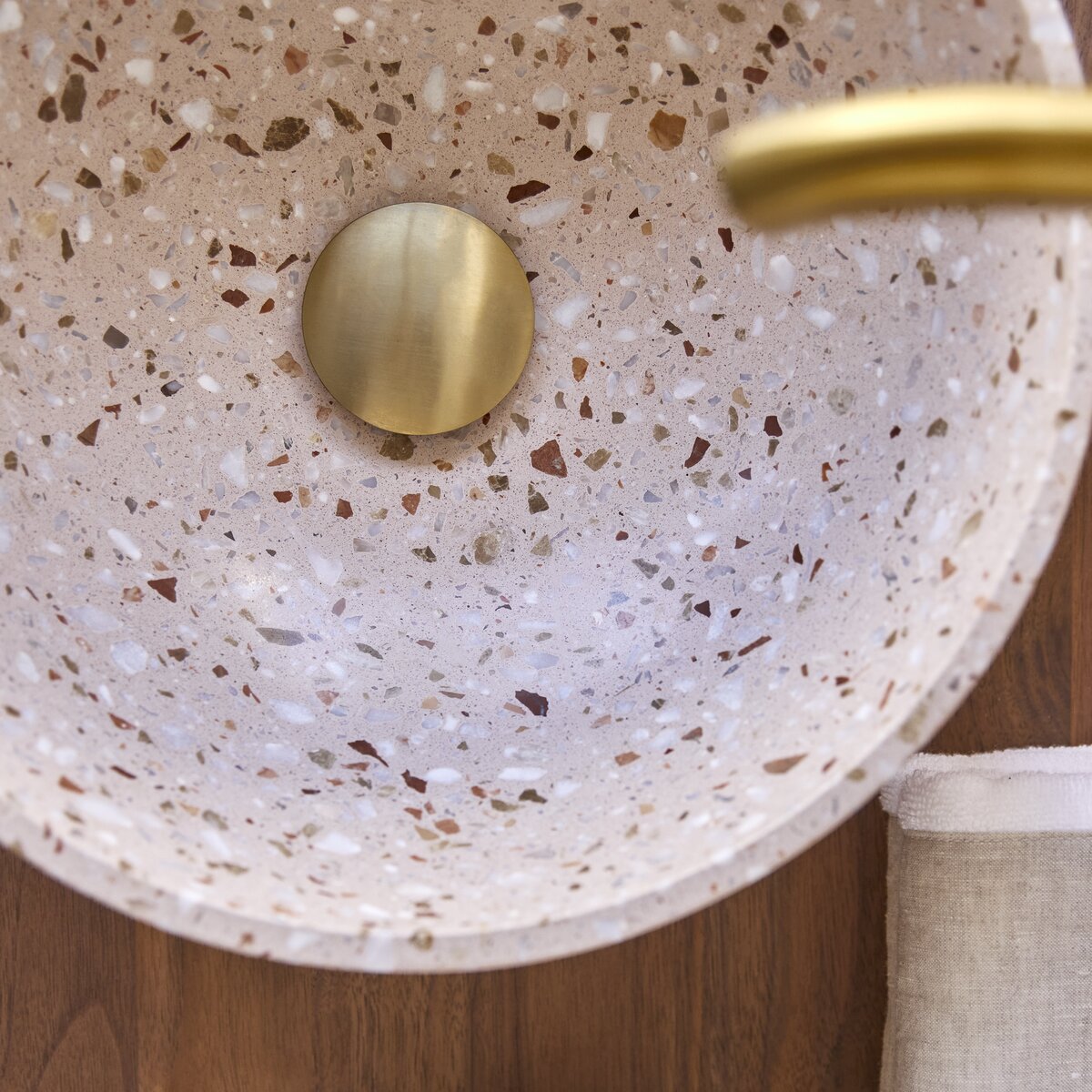 Lavabo redondo de terrazo premium rosa - Baño / Lavabos - Tikamoon